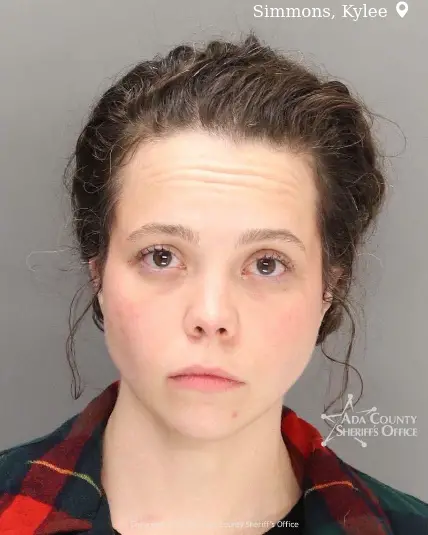 Kylee Simmons booked for Driving Under the Influence | I18-8004M