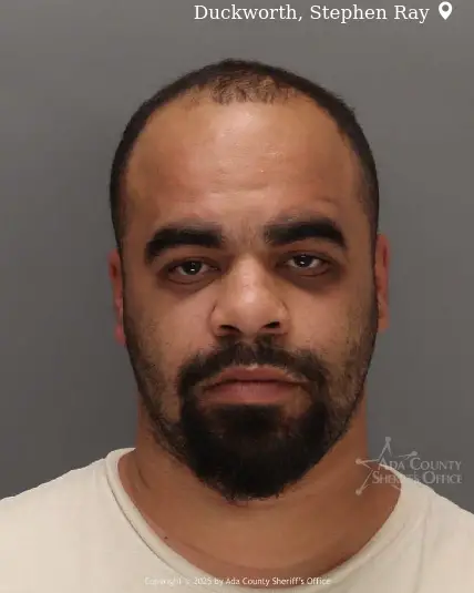 Stephen Duckworth booked for Unlawful Entry | I18-7034(1)M