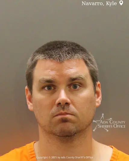 Kyle Navarro booked for Domestic Battery or Assault In The Presence of a Child | I18-918(4)_M