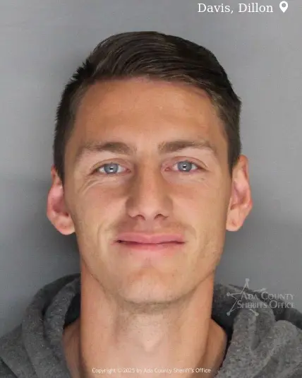 Dillon Davis booked for Battery-Domestic Violence | I18-918(3)(B)F