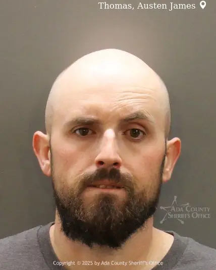 Austen Thomas booked for Domestic Battery or Assault In The Presence of ...